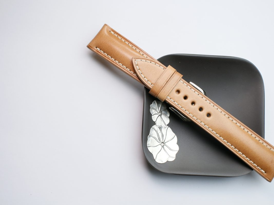 Shell cordovan shinki leather , natural watch strap – TUNS Store